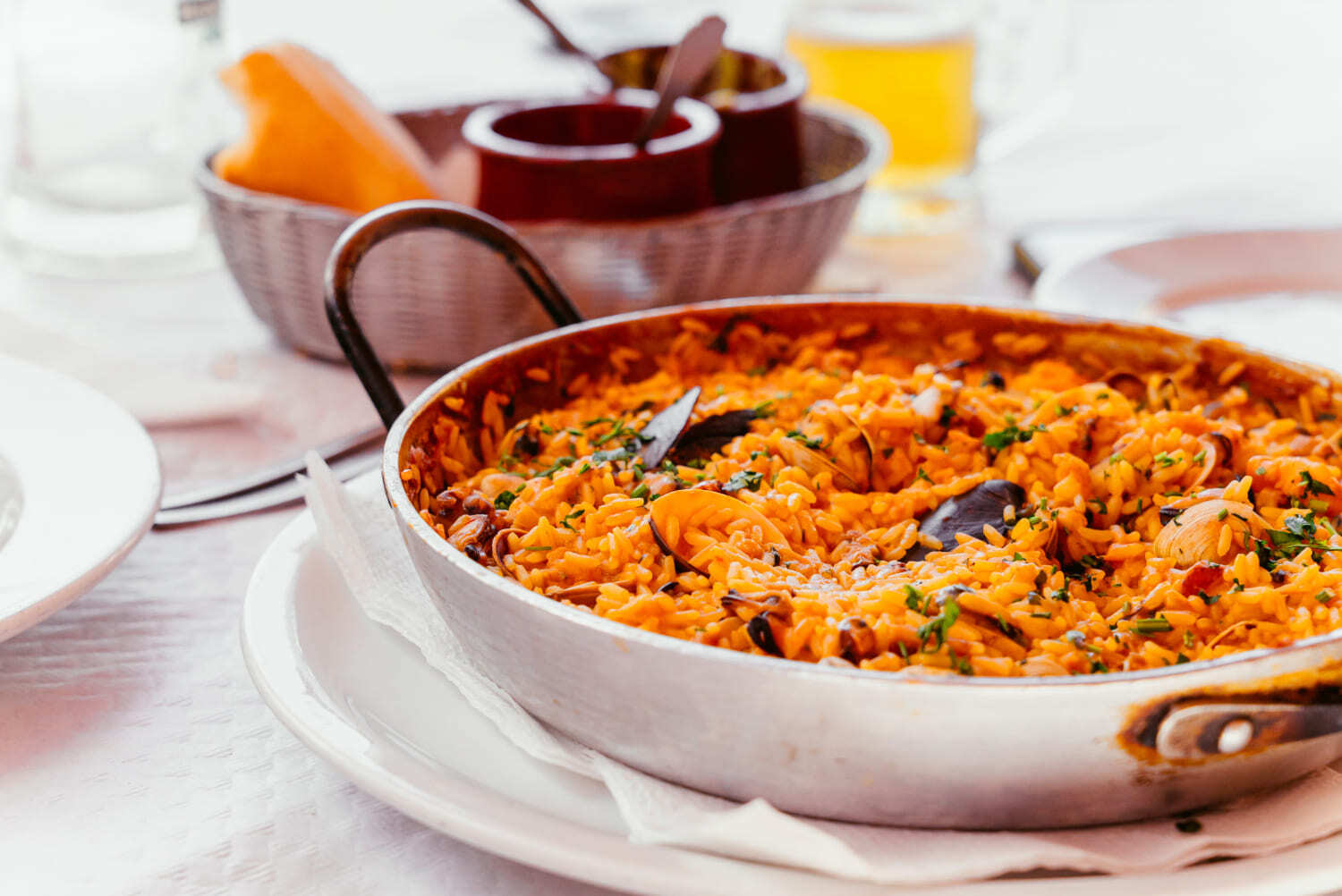 Guide to Making Paella and Popular Variations